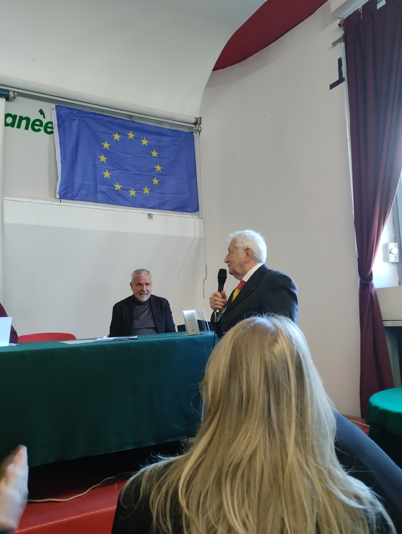 Targa celebrativa ad Ugo Ponzio per i 50 anni di Radio Azzurra ...